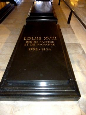 LOUIS XVIII - Tombes Sépultures dans les cimetières et autres lieux