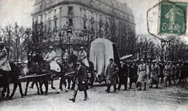 TOMBEAU DU SOLDAT INCONNU (Paris) - Tombes Sépultures dans les ...
