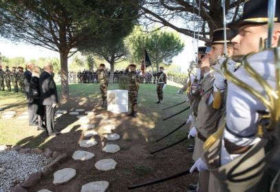 Tombes-Sépultures dans les cimetières et autres lieux