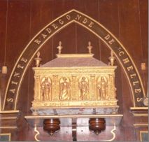 ABBAYE ROYALE DE CHELLES - Tombes Sépultures dans les cimetières et ...